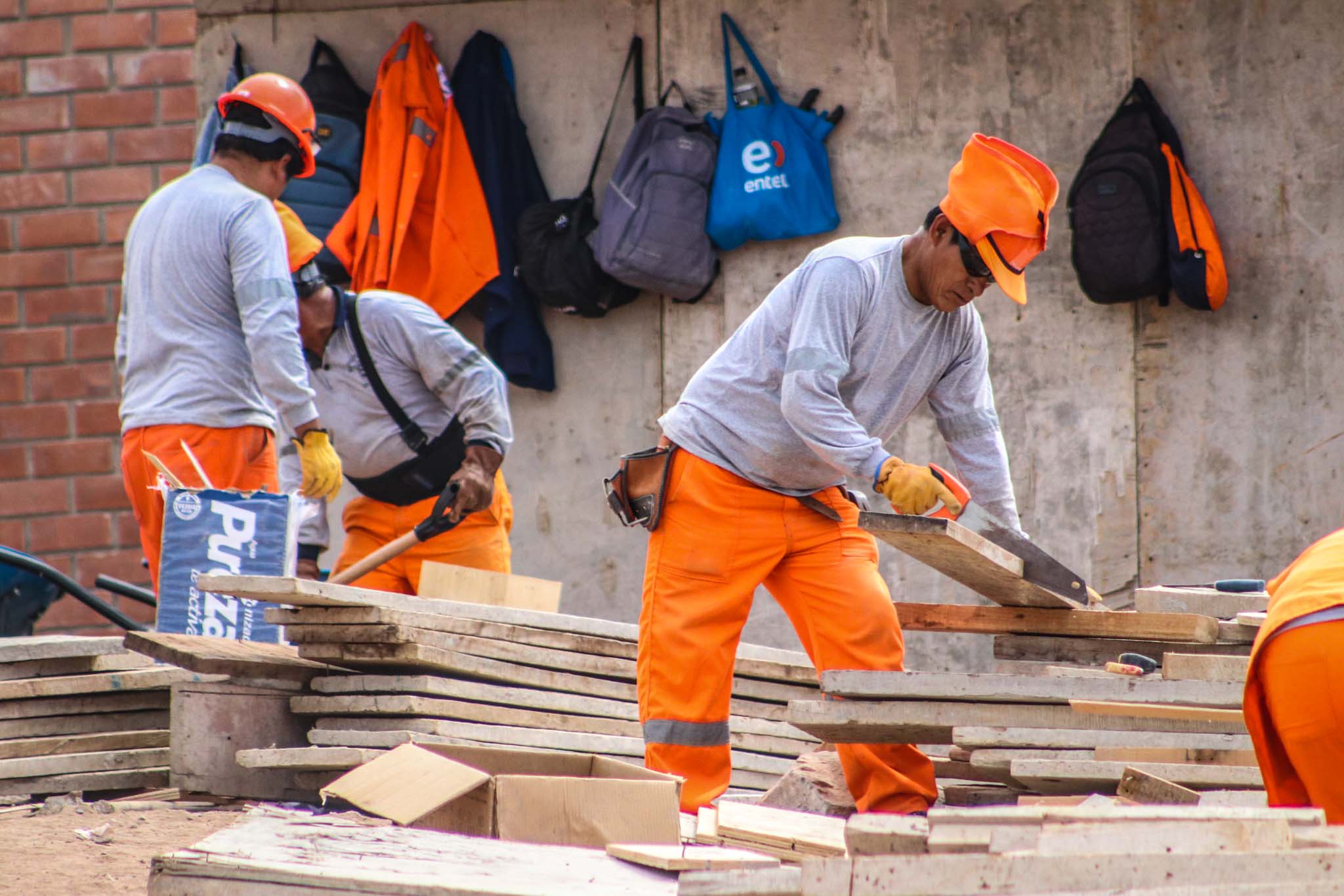 Trabajos orientados a mejorar las condiciones en la IE Mercedes ...